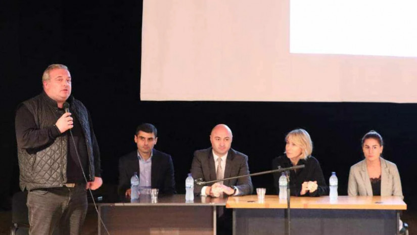 ჩოხატაურში ქალი ფერმერებისთვის განკუთვნილი ახალი პროგრამის პრეზენტაცია ...